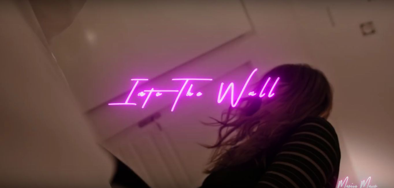 Marion Mayer, “Into the wall” sur Longueur d'Ondes